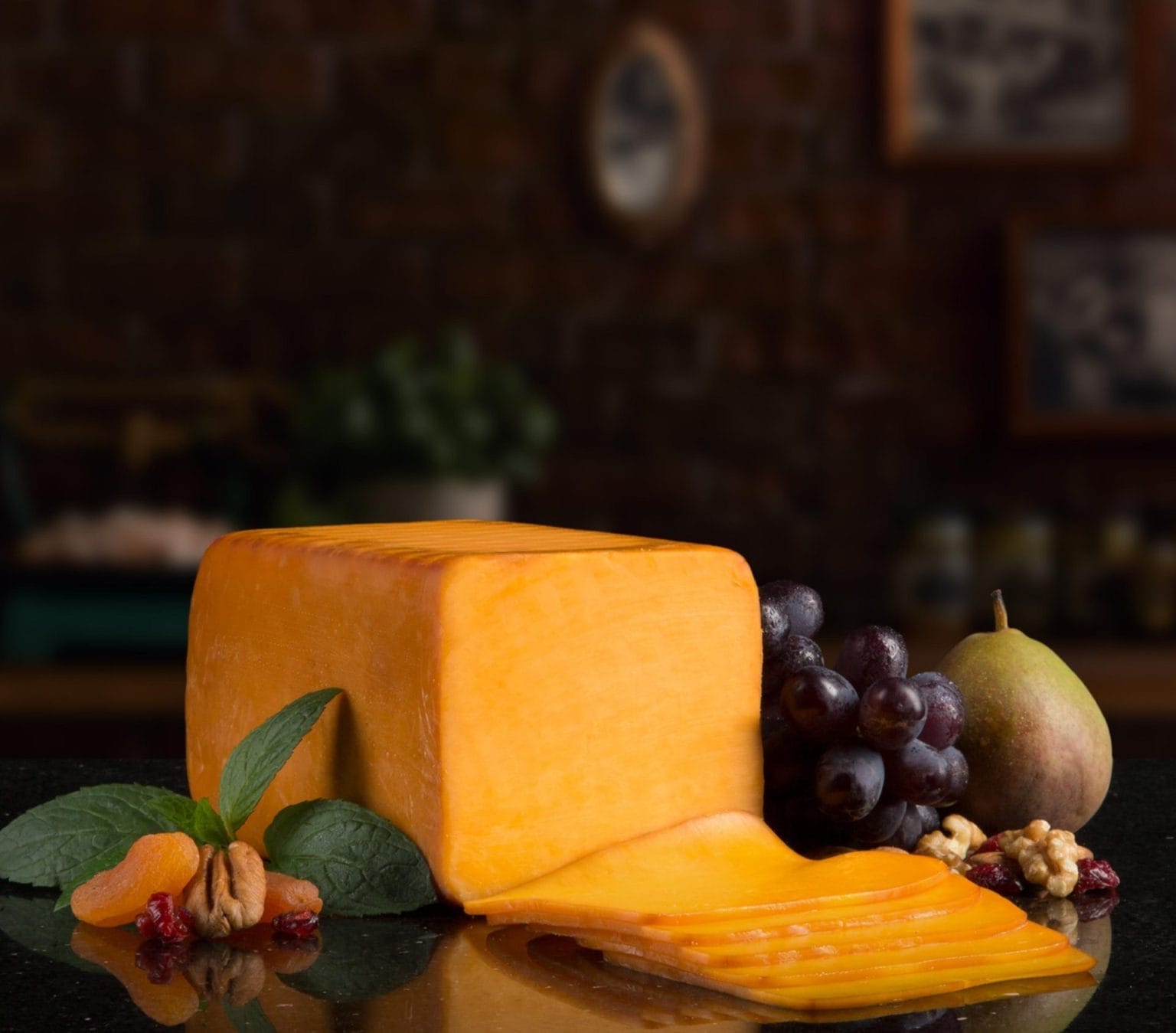 White Cheddar vs Yellow Cheddar: Flavor and Cooking Uses